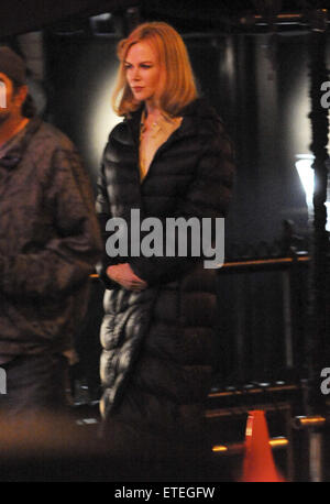 Danny Moder, husband to Julia Roberts, brings their three children ...