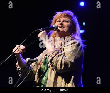 Eddi Reader performs live in concert at Vicar Street Featuring: Eddi ...
