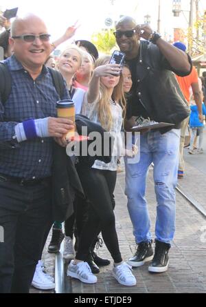 Terry Crews signs autographs and poses with fans while out shopping at ...