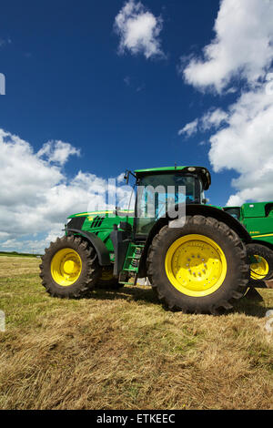 John Deere 6190 R Tractor UK Stock Photo - Alamy