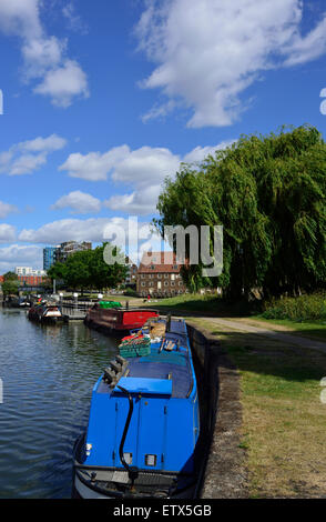 lee navigation canal boat, canal living, houseboat Stock Photo - Alamy