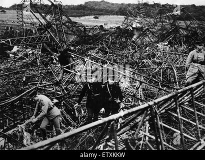 Disasters and Accidents - R101 Airship Crash - Beauvais - 1930 Stock ...