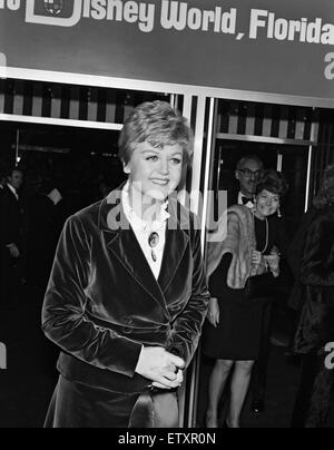 BEDKNOBS AND BROOMSTICKS (1971) ANGELA LANSBURY, DAVID TOMLINSON, IAN ...