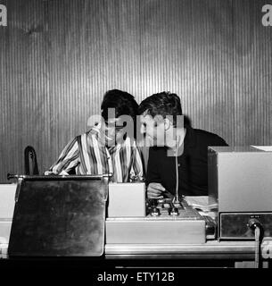 Dionne Warwick y Burt Bacharach Stock Photo - Alamy