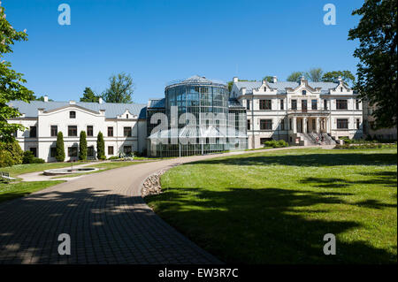 Kretinga Manor (Tyszkiewicz palace), Kretinga, Klaipeda County Stock ...