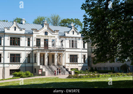 Kretinga Manor (Tyszkiewicz palace), Kretinga, Klaipeda County Stock ...