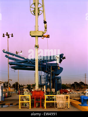 Oil transfer facility Stock Photo - Alamy