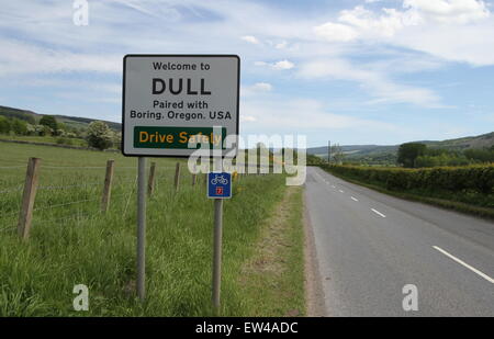 Welcome to Dull paired with Boring, Oregon sign Scotland June 2015 ...