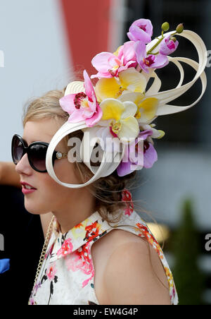 Ascot, Berkshire, UK. 17th June, 2022. Miliner Viv Jenner wears a ...