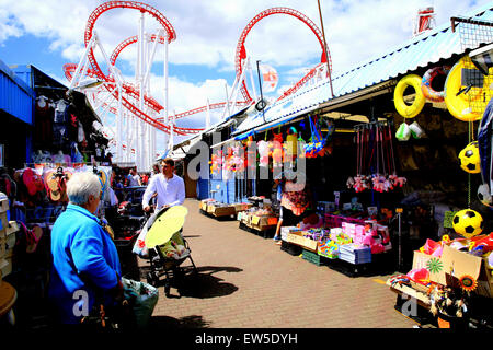 INGOLDMELLS, SKEGNESS, LINCOLNSHIRE, UK. JUNE 03, 2015. The funfair ...