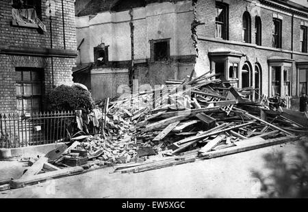 WW2 Merseyside Air Raid Bomb Damage 1940 Civilians and rescue workers ...