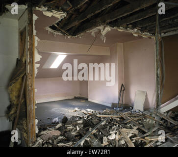 Dilapidated room before building works and renovation Stock Photo - Alamy