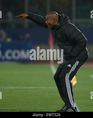 Valparaiso, Chile. 18th June, 2015. Peru's goalie Pedro Gallese saves ...