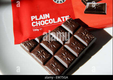 Euro Shopper Plain Chocolate dark made from at least 50% cocoa costing ...