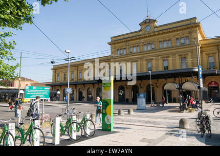 modena train station stations Italy Italian public transport platform ...
