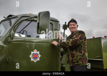 British Army Tank transporter Heavy Equipment Transporter Oshkosh 1070F ...
