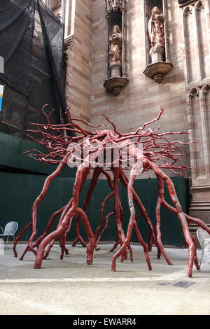 Trinity Root sculpture (Steve Tobin 2005) outside Trinity Church ...
