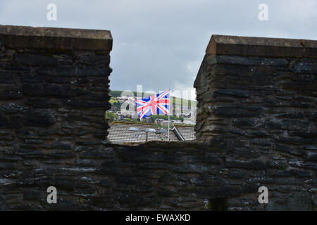 the fountain estate flying loyalist flags in derry city county derry ...