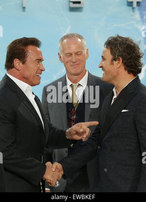 Arnold Schwarzenegger and Jason Clarke arrive at the LA Premiere of ...