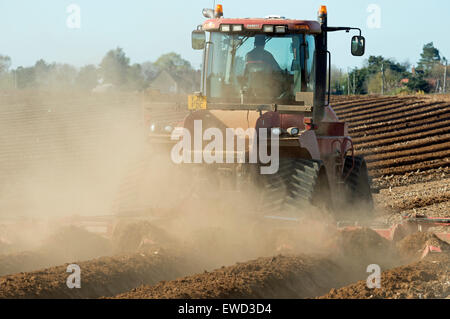 Case 550 Quadtrac tractor farrow-forming, Sutton, Suffolk, UK Stock ...