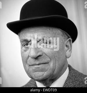 Deutscher Schauspieler Robert Meyn in Hamburg, Deutschland 1960er Jahre ...