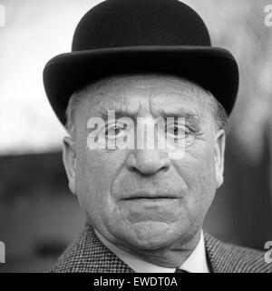 Deutscher Schauspieler Robert Meyn in Hamburg, Deutschland 1960er Jahre ...