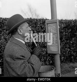Deutscher Schauspieler Robert Meyn in Hamburg, Deutschland 1960er Jahre ...