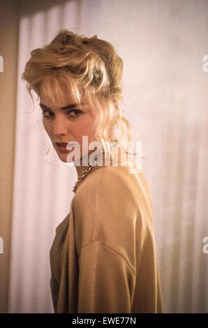 BASIC INSTINCT 2 SHARON STONE Stock Photo - Alamy