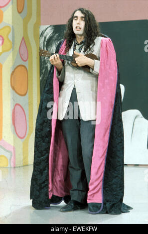 TINY TIM (1932-1996) US pop singer about 1968 Stock Photo - Alamy