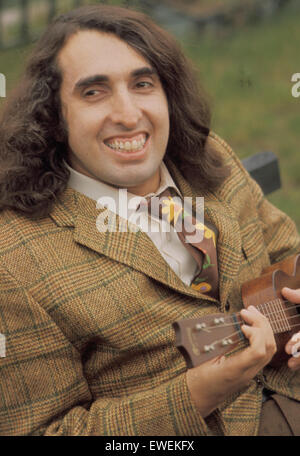 TINY TIM (1932-1996) US musician in 1968 Stock Photo - Alamy