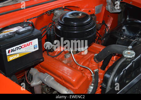 A 1955 Chevrolet 265 V8 Engine Stock Photo - Alamy