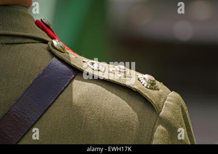 British Army officer rank insignia gold braid epaulet with 3 shoulder ...