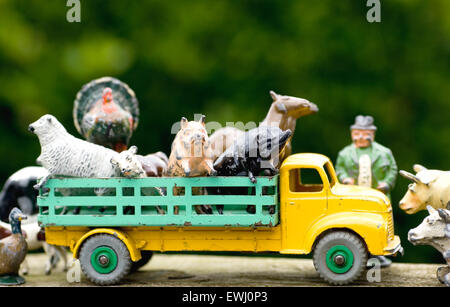 Leyland Comet lorry Stock Photo - Alamy