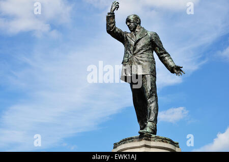 Statue of Sir Edward Carson, Stormont, Belfast Stock Photo - Alamy