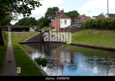 Perry Barr Top Lock and lock keeper`s cottage, Tame Valley Canal, Perry ...