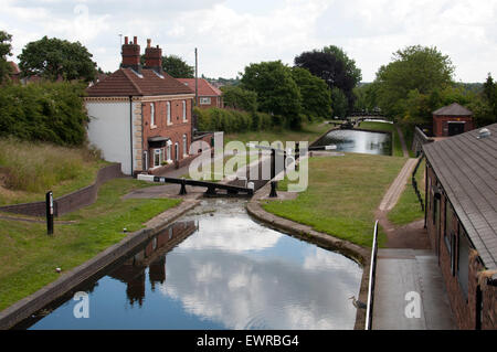 Perry Barr Top Lock and lock keeper`s cottage, Tame Valley Canal, Perry ...