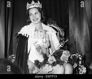 Miss World 1958, Penelope Anne Coelen, makes her first appearance as a ...