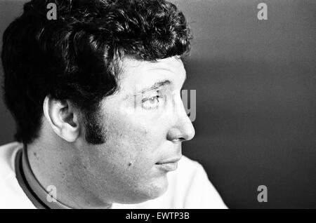 Tom Jones, Interview, pictured at his home in Sunbury on Thames, 21st ...