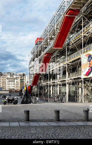 Exterior unusual architecture of the Pompidou Centre, Paris, France ...