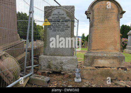 headstones at the eastern cemetery, dundee Stock Photo - Alamy