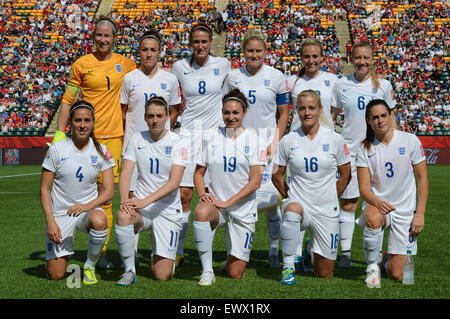 England players pose ahead of the World Cup 2026 group K qualifying ...