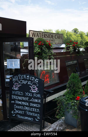 The Waterside Café at London's Little Venice near Maida Vale Stock ...