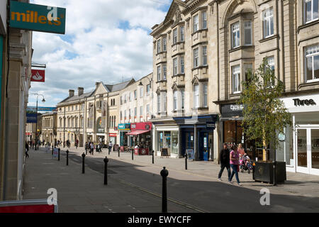 High Street Chippenham Stock Photo - Alamy