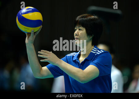 Beilun, China's Zhejiang Province. 3rd July, 2015. Hui Ruoqi (R) of ...