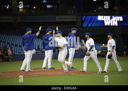 Toronto Blue Jays players celebrate after Game 4 of baseball's American ...