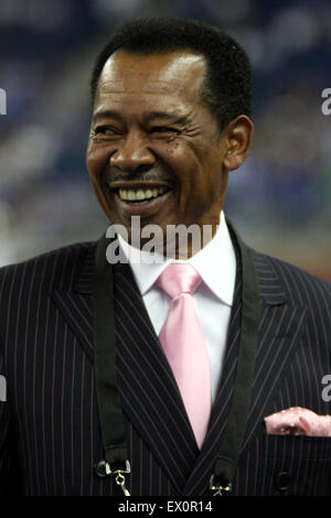 July 2, 2015 - Hall of Fame tight end CHARLIE SANDERS died Thursday ...