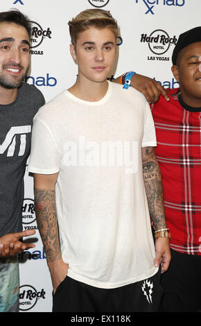 Justin Bieber hosts a pre-fight party at Rehab inside the Hard Rock ...