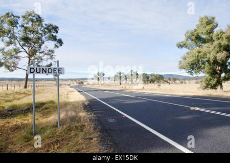 Dundee NSW Village sign Stock Photo - Alamy