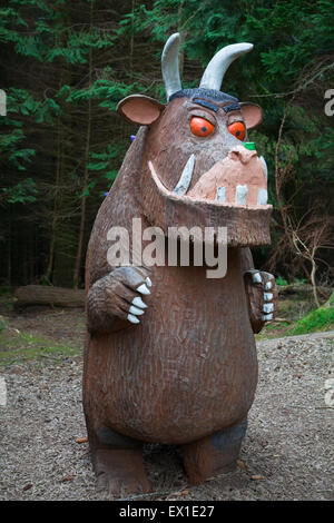 wooden gruffalo carving Stock Photo - Alamy