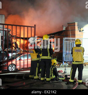 Perivale, West London, UK. 4th July, 2015. A serious fire at a ...